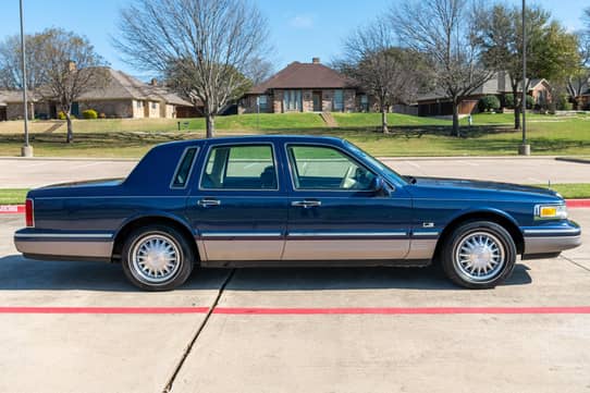 1995 Lincoln Town Car Spinnaker Edition for Sale - Cars & Bids