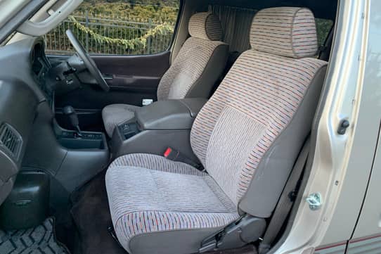 1994 Toyota HiAce Super Custom 4WD for Sale - Cars & Bids