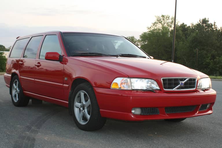 Used Volvo V70 for Sale - Cars & Bids